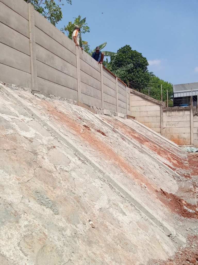 Harga Pagar Panel Beton Precast dan Kolom Tiang Terpasang